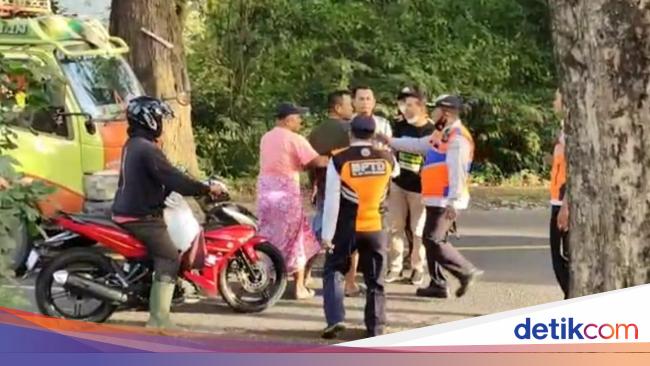 Sopir Truk Nyaris Tabrak Petugas gegara Menolak Masuk Jembatan Timbang Sidrap