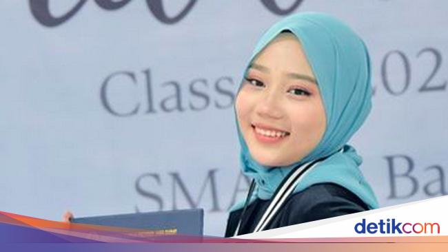 Putri Ridwan Kamil Baru Saja Diwisuda, Ini Segudang Prestasinya