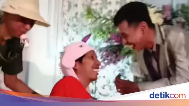 Viral 'Bocah Ingusan' Datang ke Resepsi Pernikahan Teman