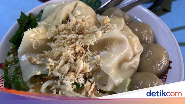 Lagi Hits di Garut! Bakso Aci Jando Isi Gajih Sapi yang Kenyal Gurih