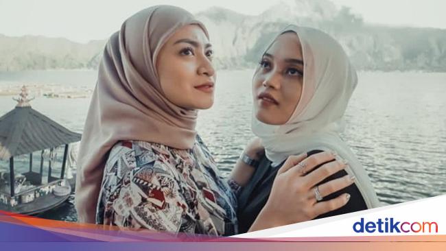 8 Kebersamaan Nathalie Holscher & Putri Delina, Dulu Akrab Kini Berseteru 8 Kebersamaan Nathalie Holscher & Putri Delina, Dulu Akrab Kini Berseteru