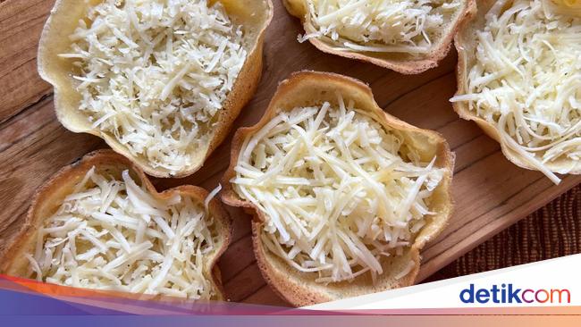 Resep Martabak Manis Mini Topping Keju yang Empuk Gurih