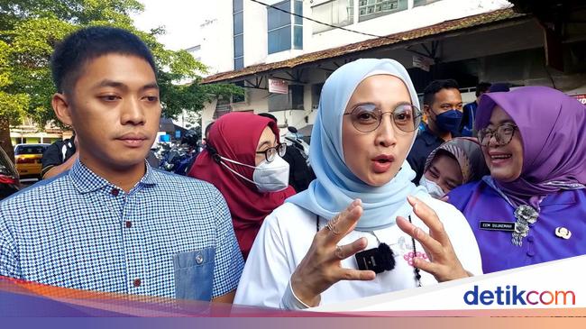 Desy Ratnasari Siap Maju di Pilgub Jabar Desy Ratnasari Siap Maju di Pilgub Jabar