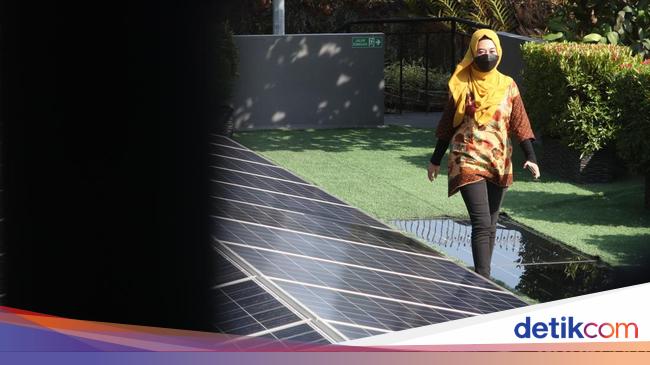 Memanen Energi Listrik dari Atap Kantor