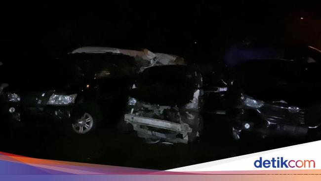Kronologi Kecelakaan Tol Cipularang, Beruntun Libatkan 17 Kendaraan Kronologi Kecelakaan Tol Cipularang, Beruntun Libatkan 17 Kendaraan