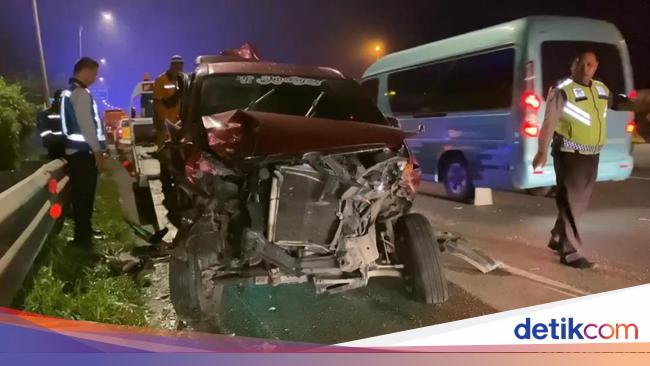 Tips Hindari Tabrakan Beruntun di Jalan Tol