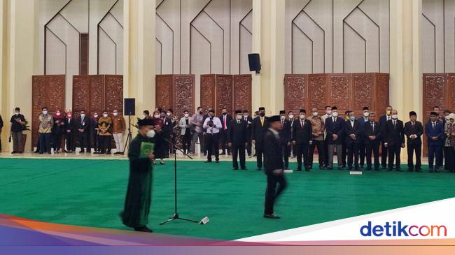 Yandri Susanto Resmi Dilantik Jadi Wakil Ketua MPR Gantikan Zulhas Yandri Susanto Resmi Dilantik Jadi Wakil Ketua MPR Gantikan Zulhas