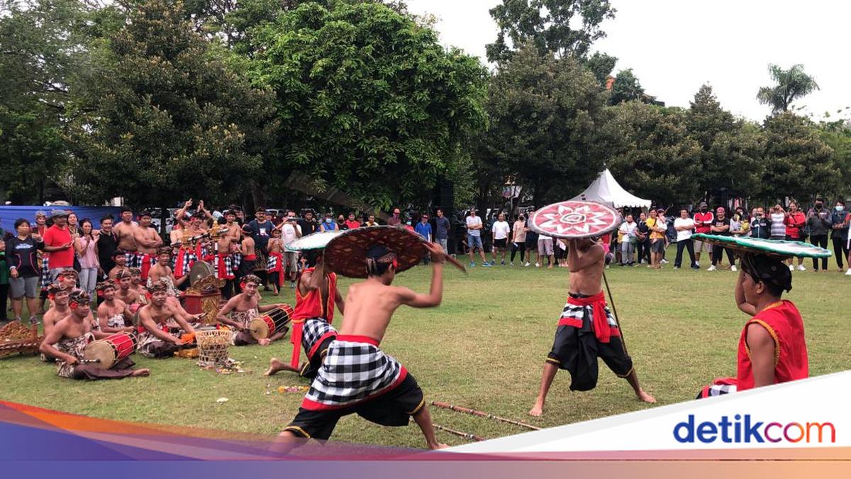 Tradisi Gebug Ende Karangasem Digelar Bersamaan Festival Budaya UMKM