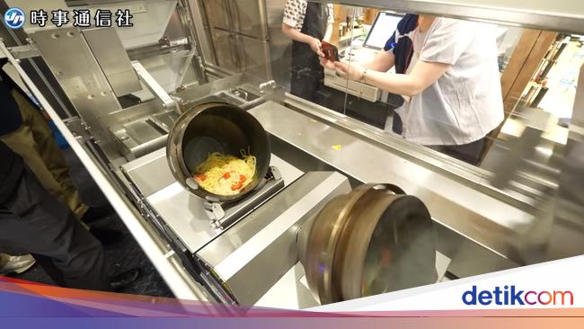 Canggih! Robot Ini Bisa Masak Spaghetti yang Enak
