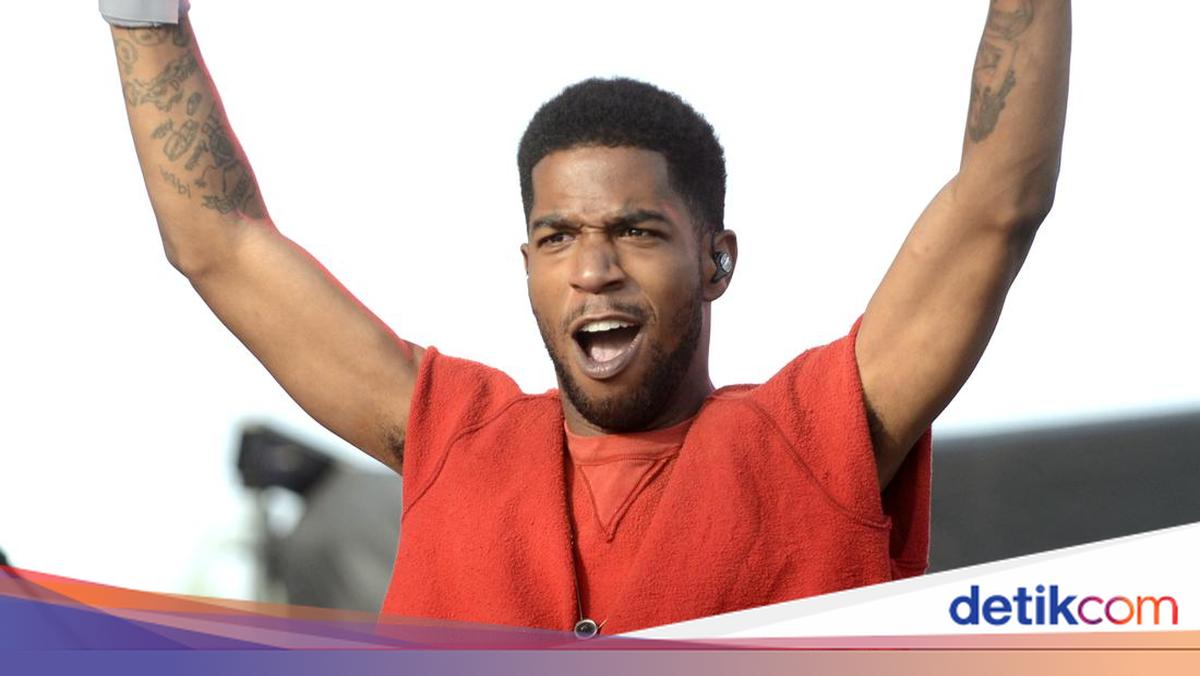 Fakta Menarik Crop Top, Diciptakan Sebagai Baju Pria
