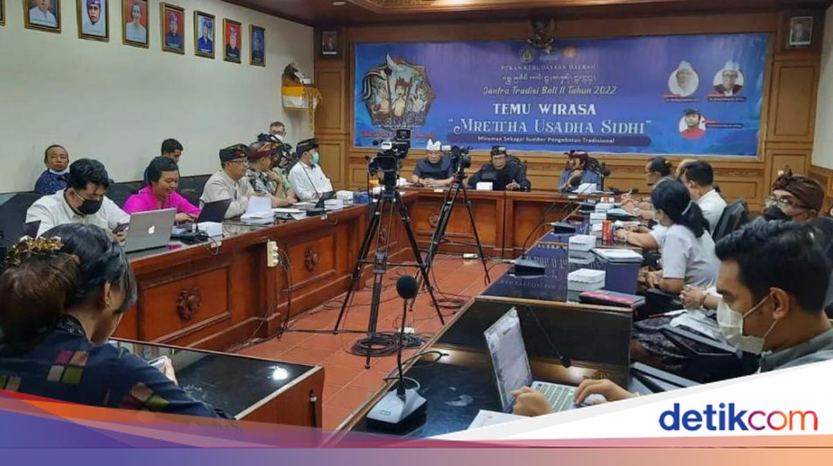 Jantra Tradisi Bali Bahas Manfaat Tuak dan Arak untuk Kesehatan