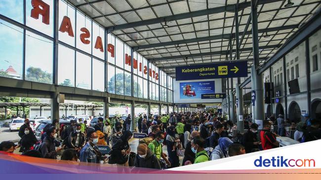 Tiket Kereta Natal dan Libur Tahun Baru Sudah Bisa Dipesan Gaes!