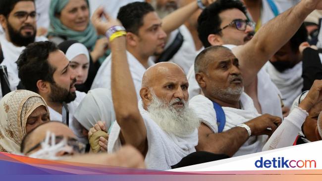 Urutan yang Benar dalam Melempar Jumrah dan Tata Caranya, Catat Ya!