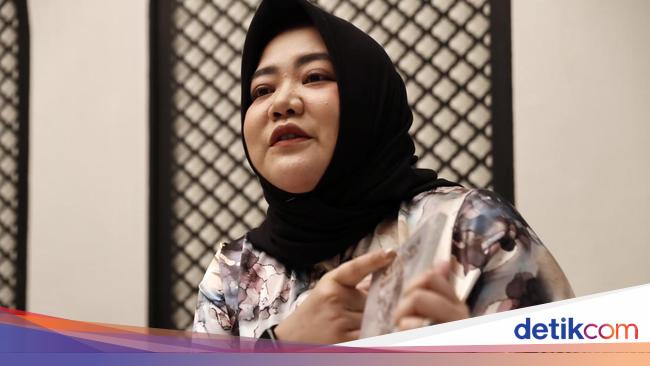 Samex Mengintai Risa Saraswati