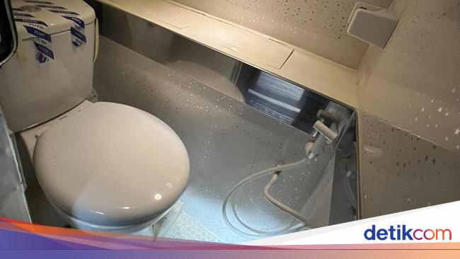 Bisa Dipakai Buat BAB, Ini Penampakan Toilet di Bus Double Decker PO ...