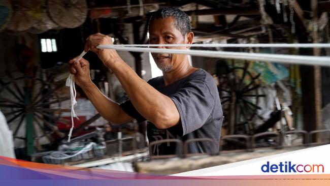 Wow... Di Jakarta Masih Ada yang Memintal Benang Secara Tradisional
