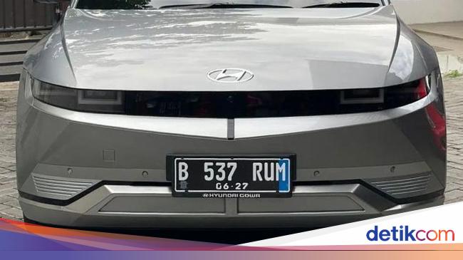 Biaya Bikin Pelat Nomor seperti Mobil Listrik Ridwan Hanif-Fitra Eri
