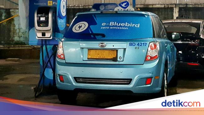 Bluebird Mau Borong 500 Mobil Listrik, Tesla dan BYD Lagi?
