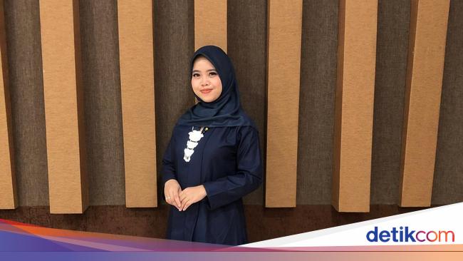 Cara Mengajar Bu Guru Dina yang Antarkan Siswa Raih Nilai UTBK Sempurna