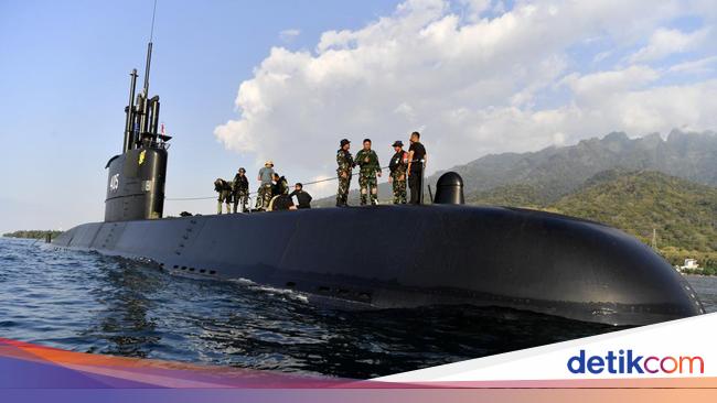 KRI Alugoro 405 Siap Ikut Latihan Perang di Perairan Situbondo