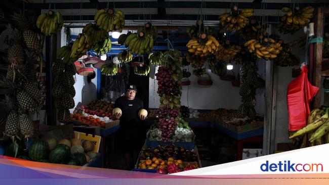 Siap-siap! Cabai, Beras, Sampai Telur Paling Kena Dampak BBM Naik Siap-siap! Cabai, Beras, Sampai Telur Paling Kena Dampak BBM Naik