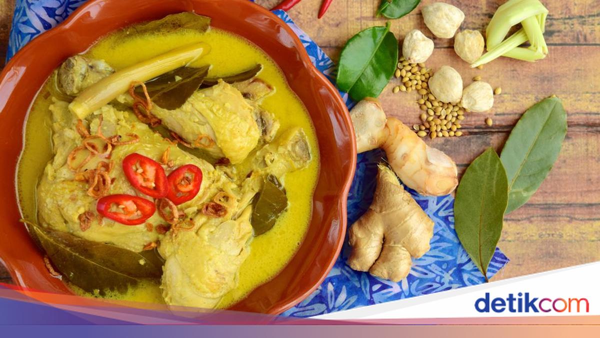Resep Opor Ayam Kuning Spesial Lebaran yang Empuk, Kuah Gurih, dan Anti ...
