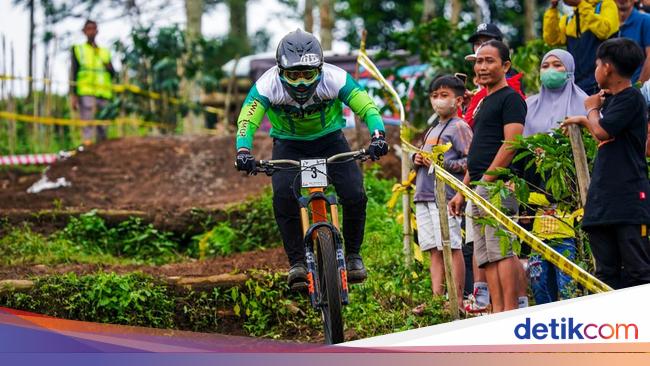 Jatim Juara Umum Kejurnas Balap Sepeda INC 2022