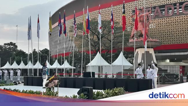 Bendera 11 Negara Peserta ASEAN Para Games Berkibar di Stadion Manahan