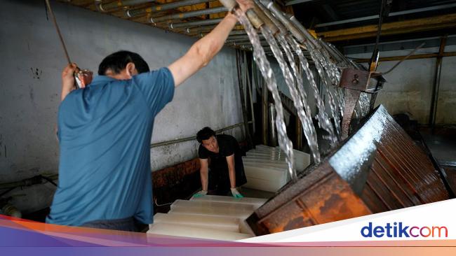 China Panas Banget, Pabrik Es di Shanghai Kebanjiran Pesanan