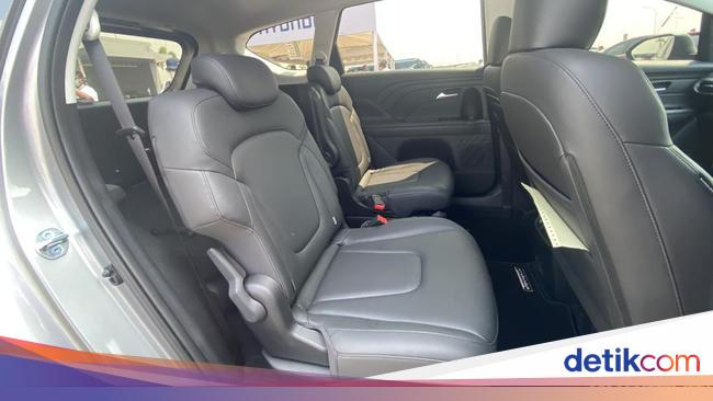 Potret Jok Captain Seat Hyundai Stargazer vs Wuling Confero S