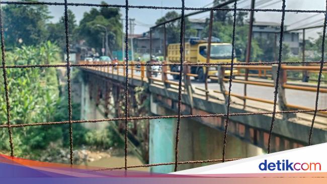 Jembatan Citarum di Bandung Bikin Warga Ngeri