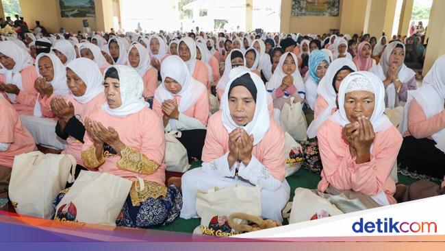 Emak-emak di Cianjur Lantunkan Doa untuk Ganjar Presiden 2024