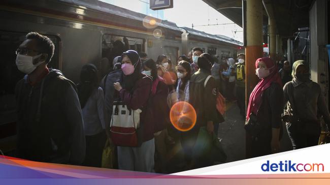 Ini Buktinya Orang Mulai Tinggalkan Kendaraan Pribadi Usai BBM Naik