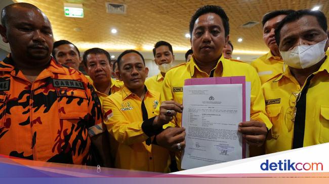 Golkar Laporkan Haris Pertama ke Bareskrim Polri Golkar Laporkan Haris Pertama ke Bareskrim Polri