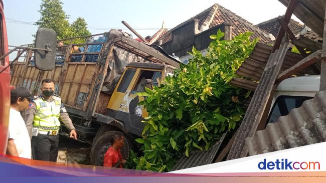 Penampakan Tronton Tabrak 2 Rumah Usai Kecelakaan Karambol di Klaten