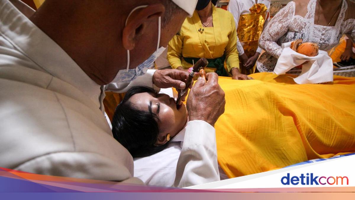 Pengertian Tradisi Metatah Adalah? Berikut Sejarah dan Tujuannya
