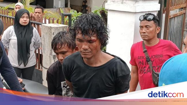 Terekam CCTV Mencuri, 2 Pria di Medan Dihajar Massa