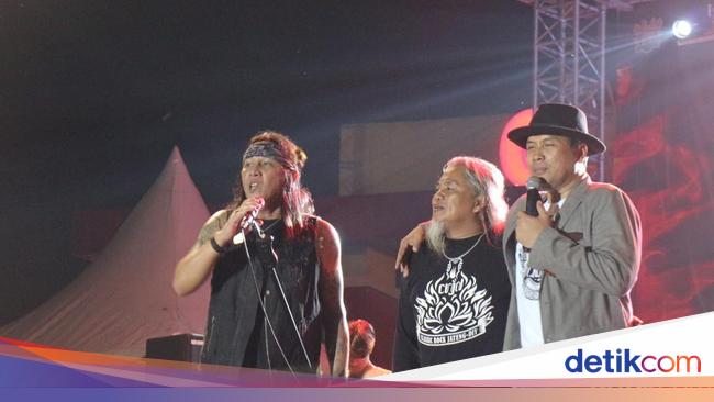 Penonton Festival Agustus Merdeka Wonogiri Dilarang Pakai Atribut Silat Penonton Festival Agustus Merdeka Wonogiri Dilarang Pakai Atribut Silat