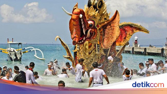 7 Upacara Adat di Indonesia Beserta Tujuannya yang Wajib Kamu Ketahui