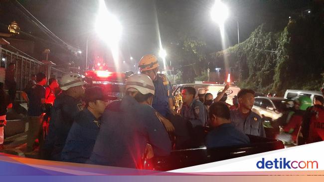 Ini Identitas Korban Kecelakaan Truk Pertamina di Tanah Putih Semarang Ini Identitas Korban Kecelakaan Truk Pertamina di Tanah Putih Semarang