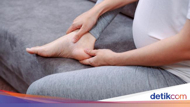 Ketahui Penyebab dan Cara Mengatasi Kaki Bengkak di Rumah