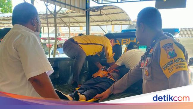 Bidan Desa di Mojokerto Tewas Setelah Tabrak Truk Parkir Bidan Desa di Mojokerto Tewas Setelah Tabrak Truk Parkir