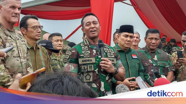 Panglima TNI Buka-bukaan soal Kabar Tak Harmonis dengan KSAD Dudung Panglima TNI Buka-bukaan soal Kabar Tak Harmonis dengan KSAD Dudung