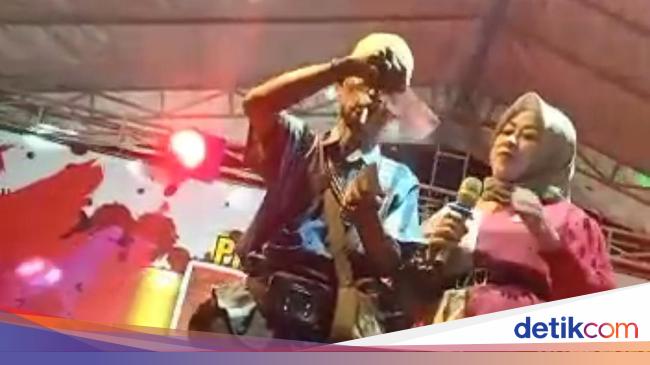 Satpol PP Kabupaten Probolinggo Amankan Pengamen Viral Sawer Biduan Dangdut