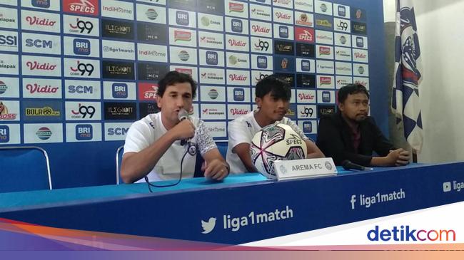 Arema FC Minim Gol, Pelatih Tetap Santuy Arema FC Minim Gol, Pelatih Tetap Santuy