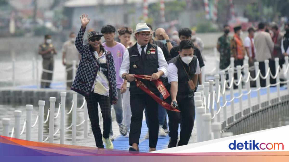 Resmikan Situ Rawa Kalong, Ridwan Kamil Joget Bareng Bonge 'SCBD'