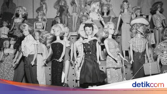 Sejarah Singkat Boneka Barbie dalam Bingkai Foto