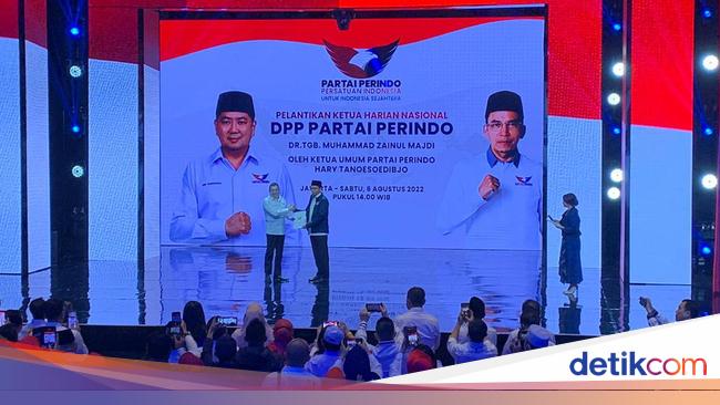 TGB Zainul Majdi Resmi Dilantik Hary Tanoe Jadi Ketua Harian Perindo TGB Zainul Majdi Resmi Dilantik Hary Tanoe Jadi Ketua Harian Perindo