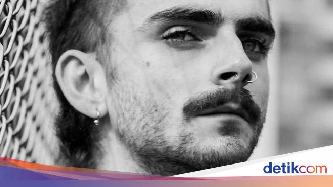 20 Rekomendasi Gaya Rambut Mullet Pendek dan Stylish