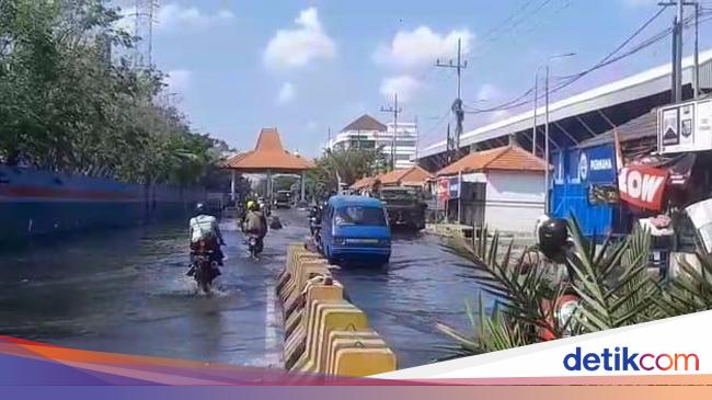 Waspada, Banjir Rob Rendam Pesisir Surabaya hingga 5 Hari ke Depan